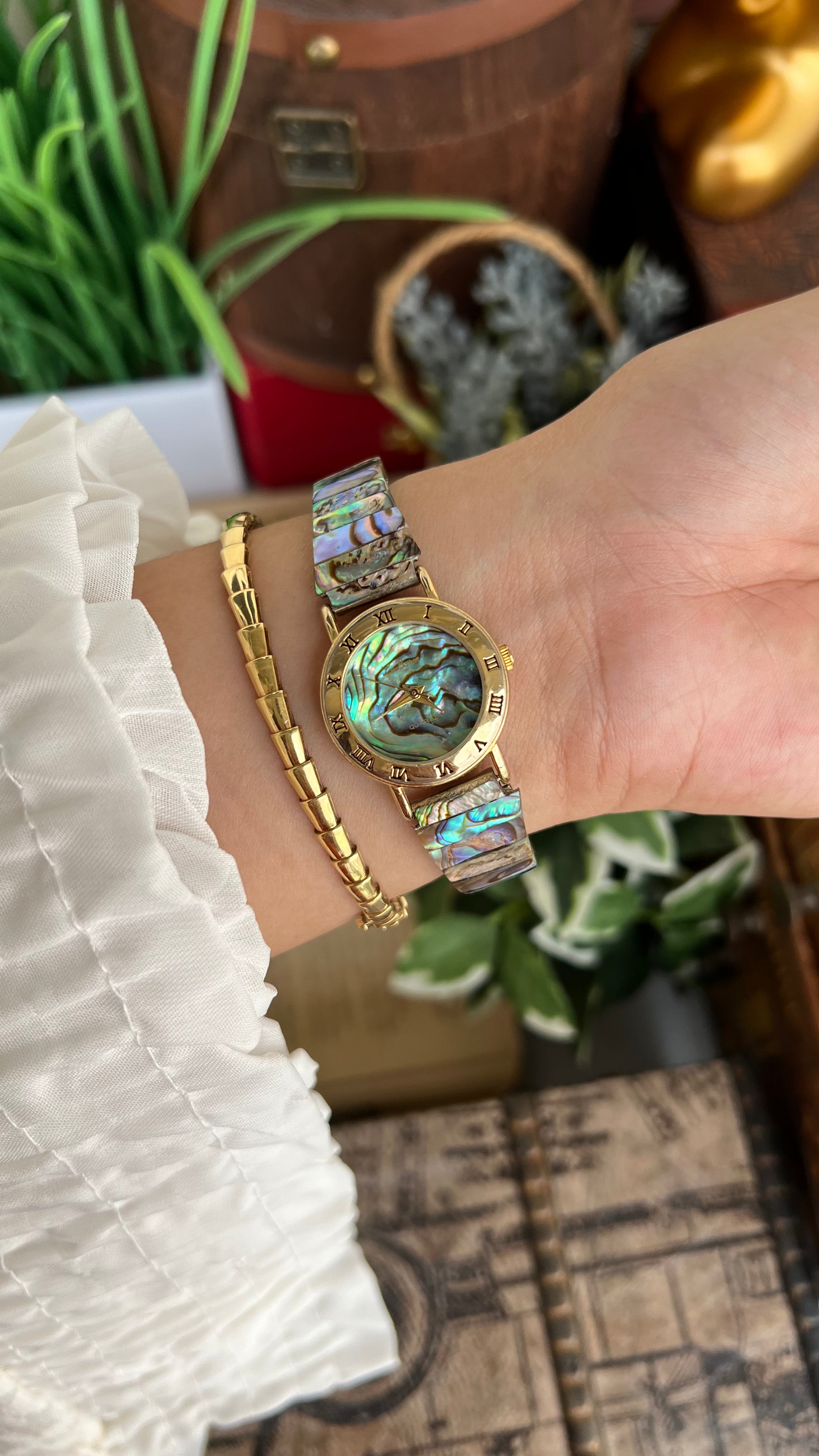 Vintage Le Baron Abalone Shell All Over Watch in Gold Tone Shell Roman ...